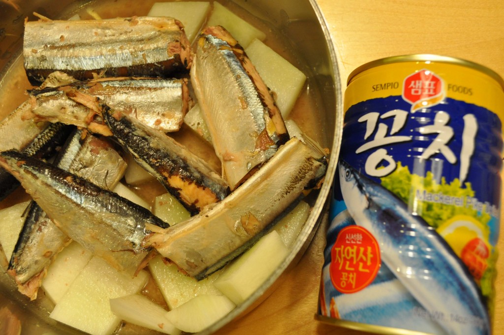 Korean Braised Saury and Rice Lettuce Wraps (Kkongchi Jorim Ssam-bap 꽁치 ...