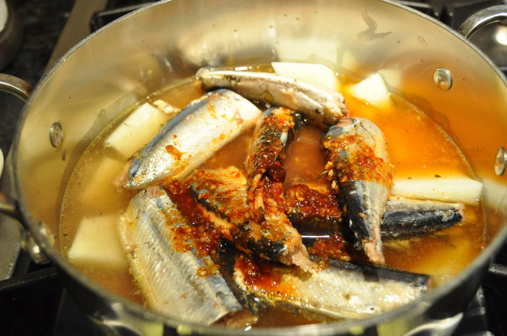 Korean Braised Saury and Rice Lettuce Wraps (Kkongchi Jorim Ssam-bap 꽁치 ...