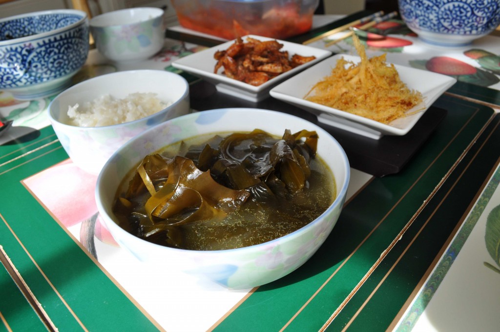 Seaweed Soup (미역국 Miyeok Gook) - Kimchimari