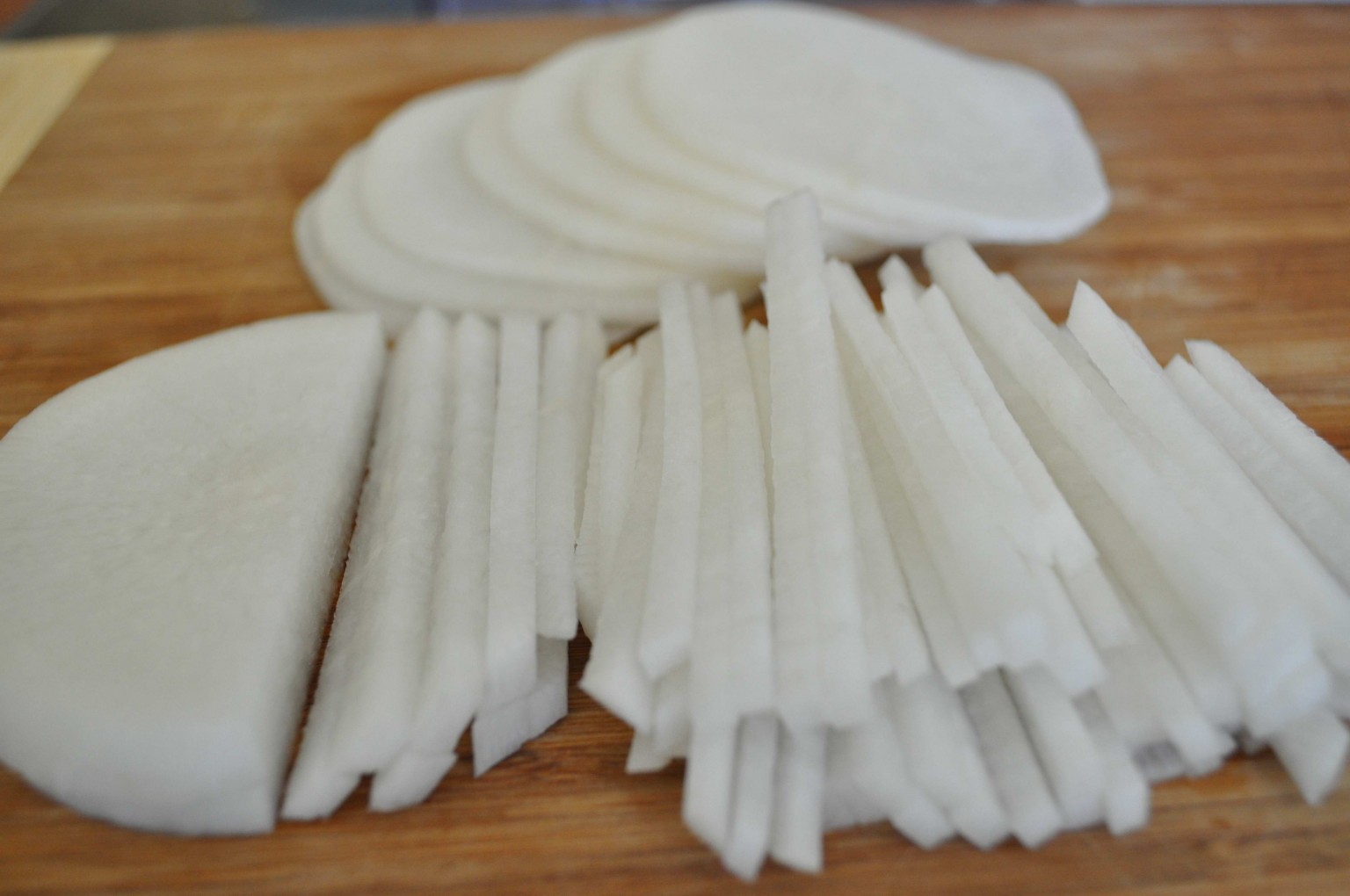 Radish Salad (무생채 Moo Saeng Che) - Kimchimari