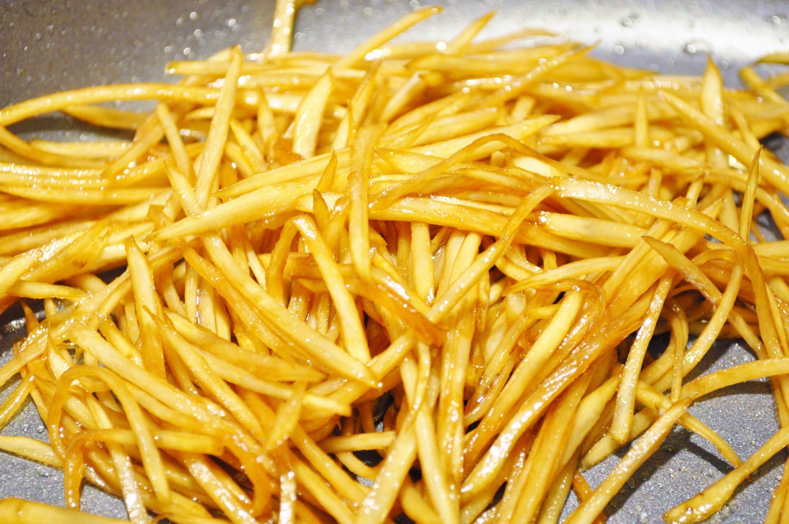 Sauteed Burdock (우엉볶음 Woowong bokkeum) - Kimchimari