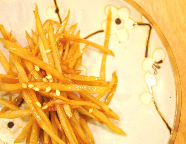 Sauteed Burdock (우엉볶음 Woowong bokkeum) - Kimchimari