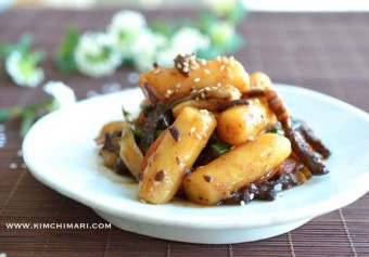 Tteokbokki - Korean Spicy Rice Cake - Kimchimari