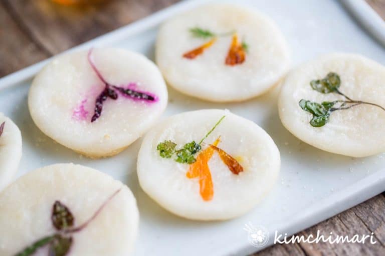 Fresh Flower Rice Pancake (화전 Hwajeon) - Kimchimari