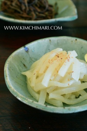 Three color vegetables (삼색나물 Samsaek Namul) - White - Kimchimari