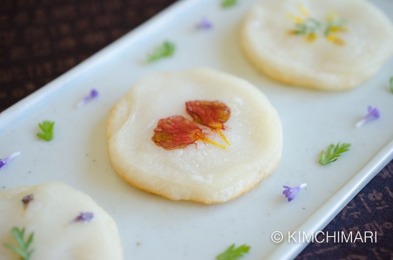 Fresh Flower Rice Pancake (화전 Hwajeon) - Kimchimari