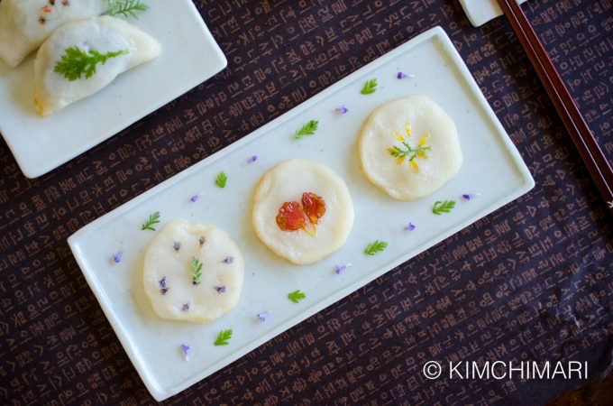 Fresh Flower Rice Pancake (화전 Hwajeon) - Kimchimari