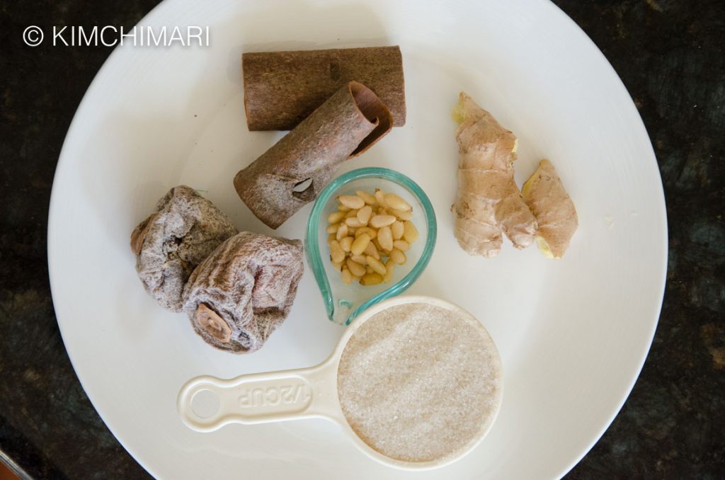 Sujeonggwa (Korean Cinnamon Ginger Punch) - Kimchimari