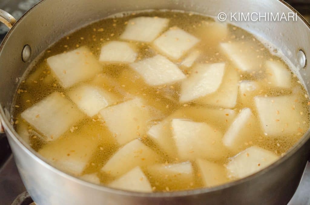 Beef and Radish Soup (Korean Seogogi Mu Guk) - Kimchimari