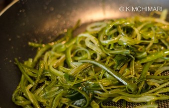 Korean Seaweed Side Dish (Miyeok Julgi Bokkeum) - VG, GF - Kimchimari