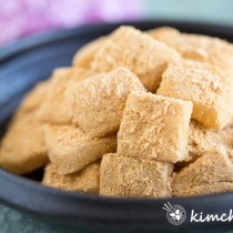 Injeolmi (Korean Sweet Rice Cake) in 10 minutes - Kimchimari