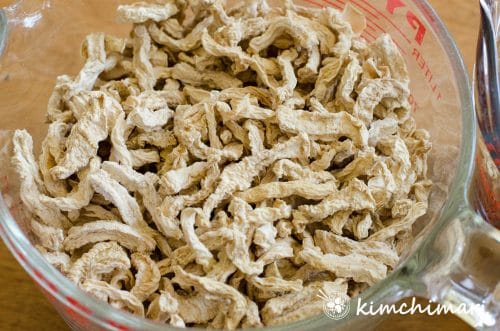 Mumallaengi Muchim (Spicy Dried Radish Salad) - Kimchimari