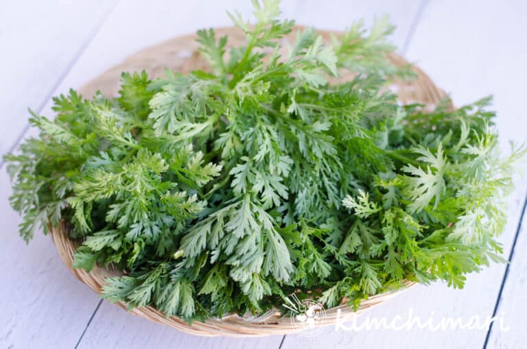Korean Chrysanthemum Greens Recipe (Ssukat Namul) - Kimchimari