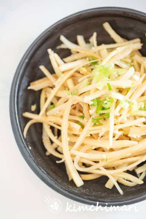 Doraji Namul (Sauteed Bellflower Roots) - Kimchimari